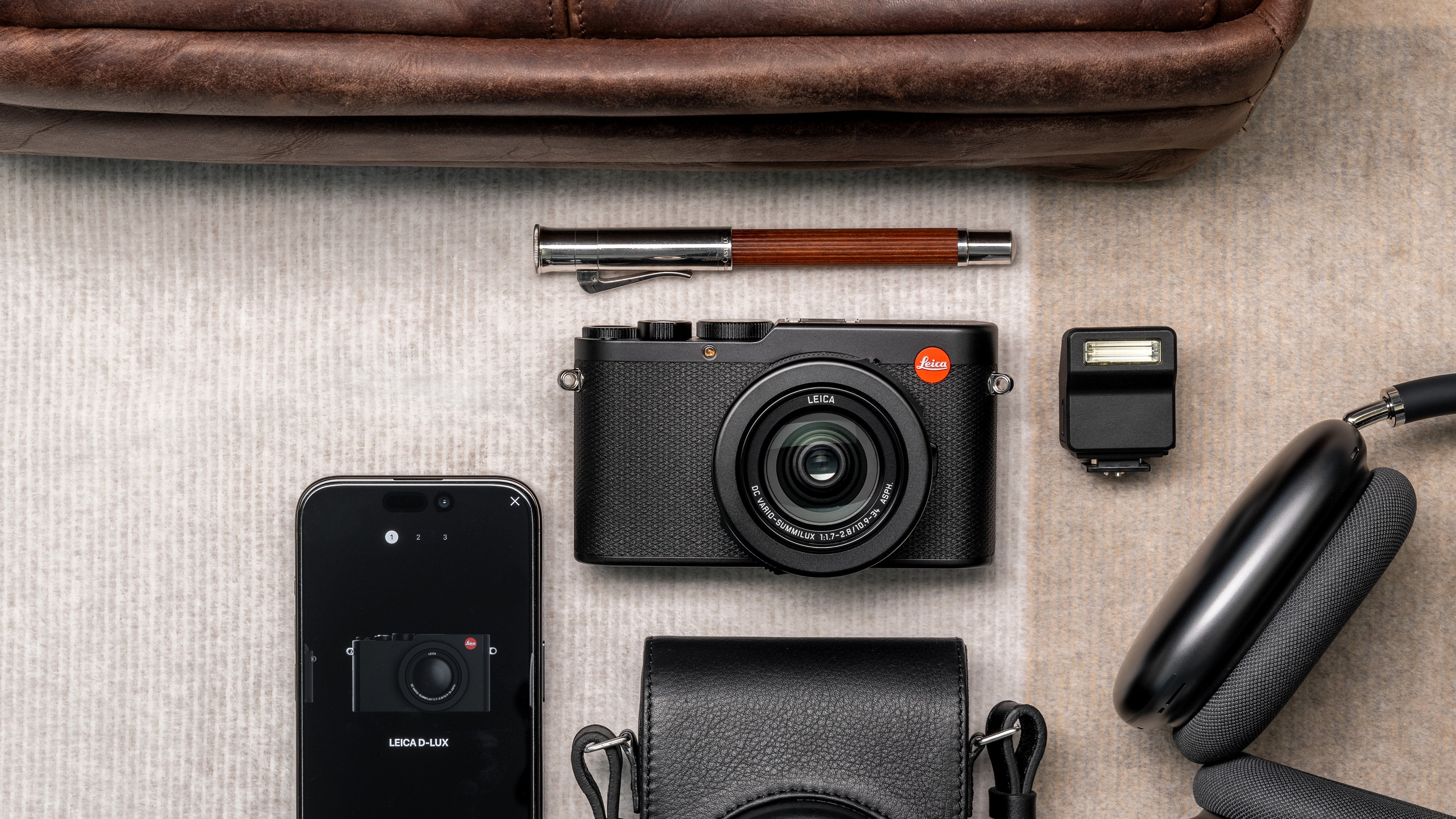 Leica D-Lux 8 Compact Camera — Glazer's Camera