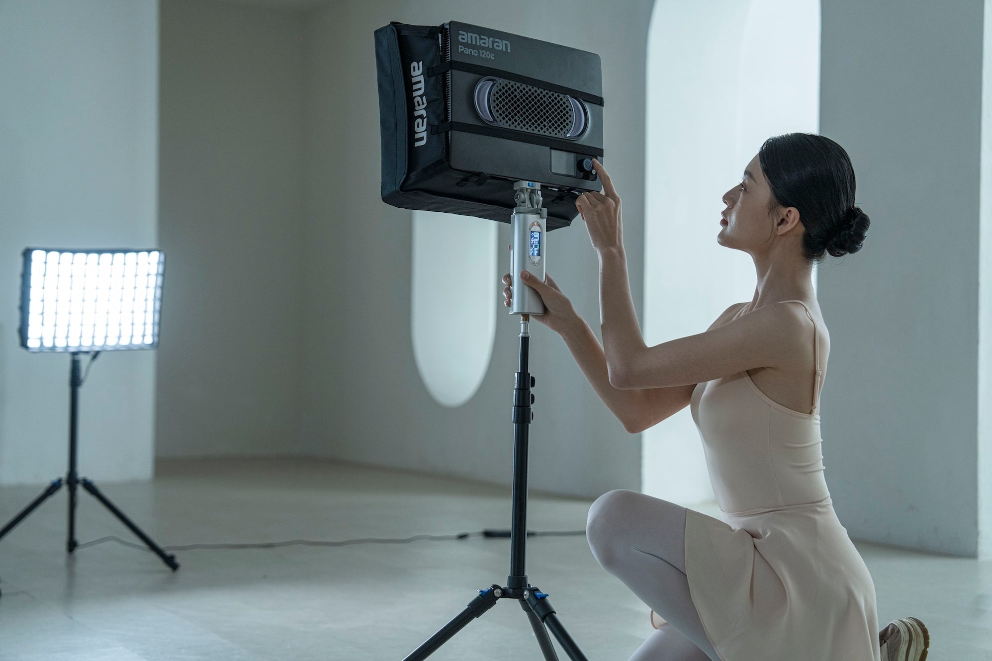 Amaran Pano 120c Light Kit - White — Glazer's Camera